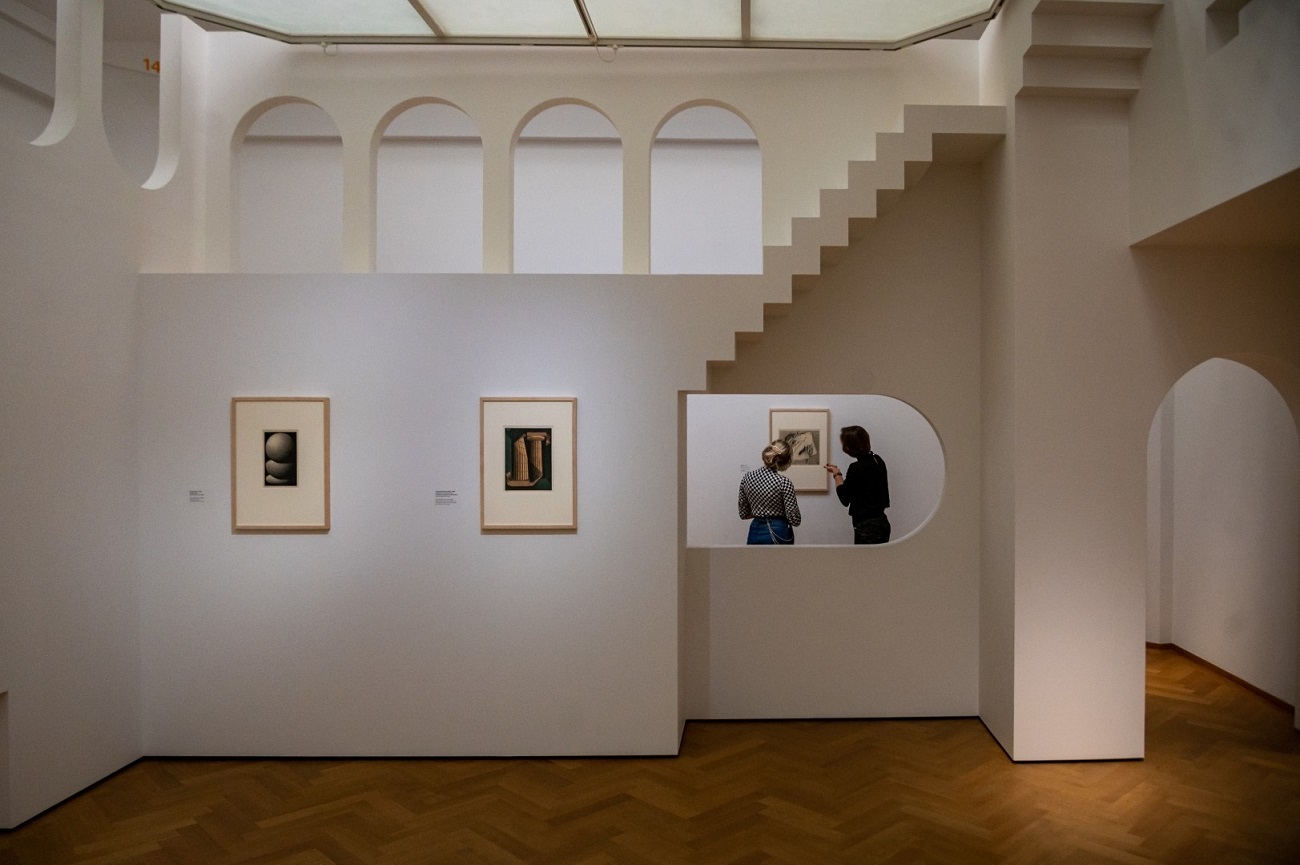 O expoziție la Haga permite vizitatorului să experimenteze universul ...