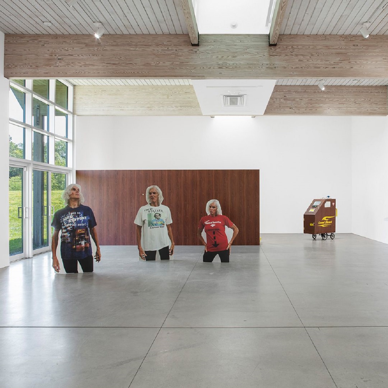 Femei în artă - Artista conceptuală Pippa Garner - Curatorial