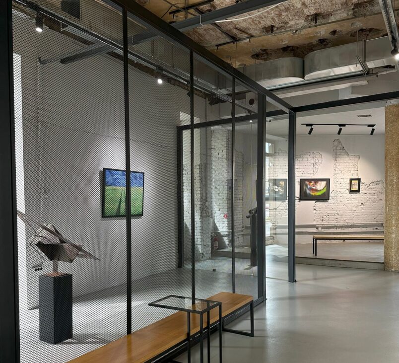 Artiștii din Atelier Plus, la Meron Gallery - Curatorial